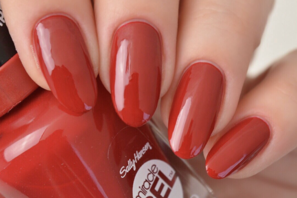 The Timeless Elegance of Red Nails: A Look at 8 Must-Have Shades ...